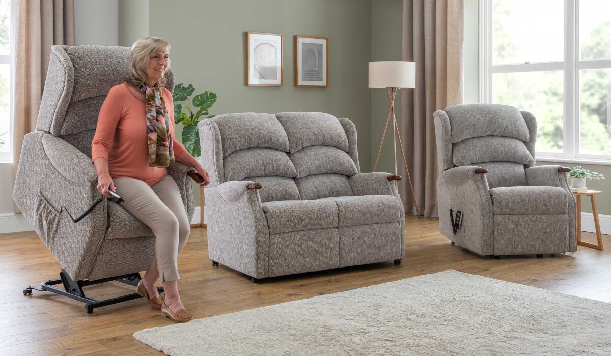 Sofas & Chairs Worcester - Seats & Sofas