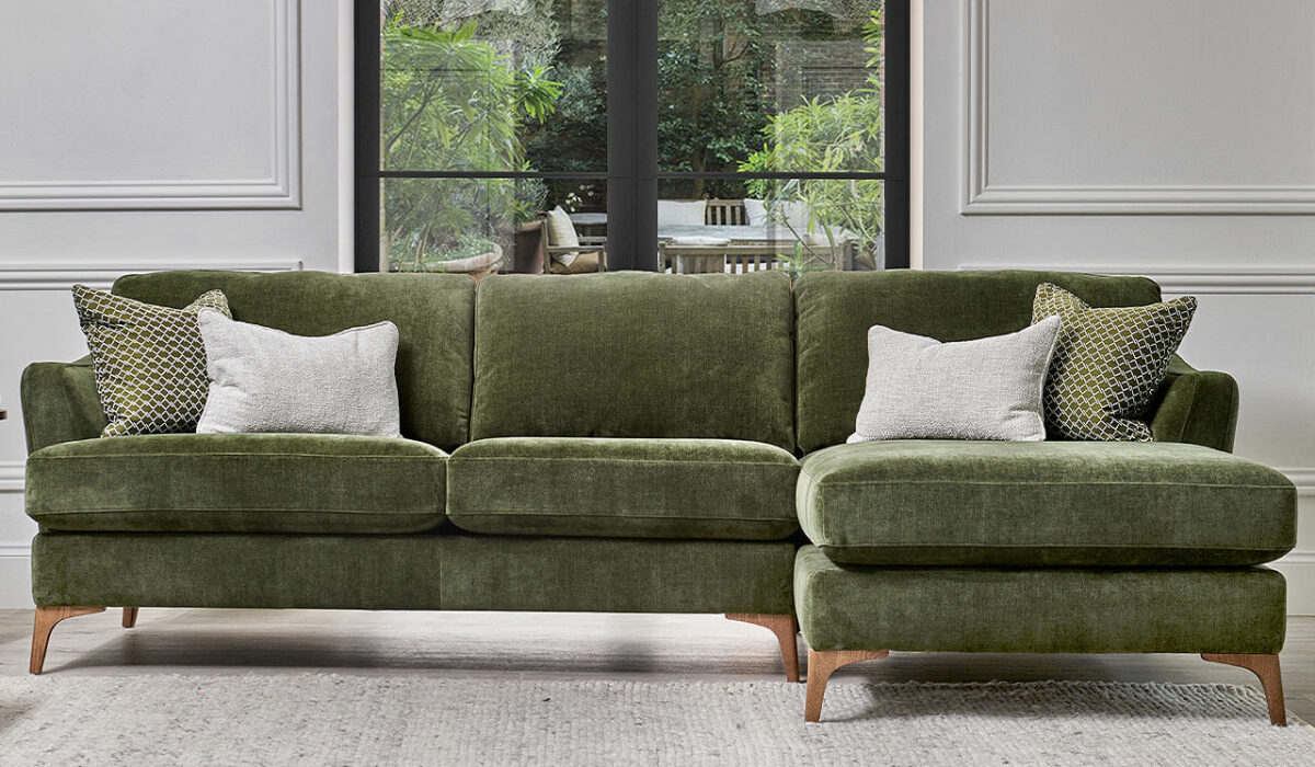 Sofas & Chairs Worcester - Seats & Sofas