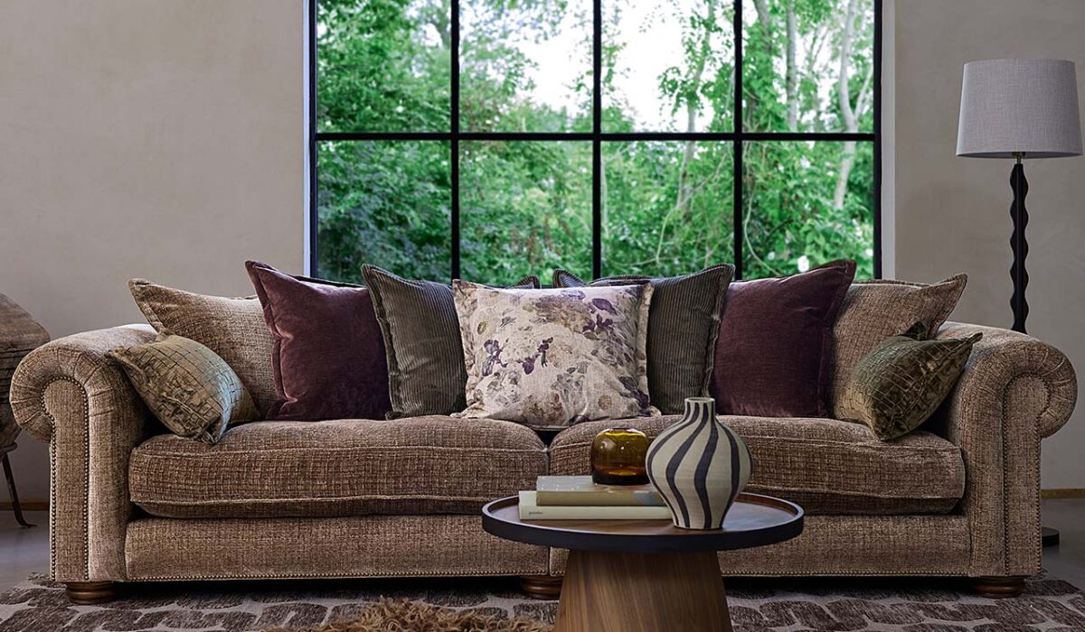 Sofas & Chairs Worcester - Seats & Sofas